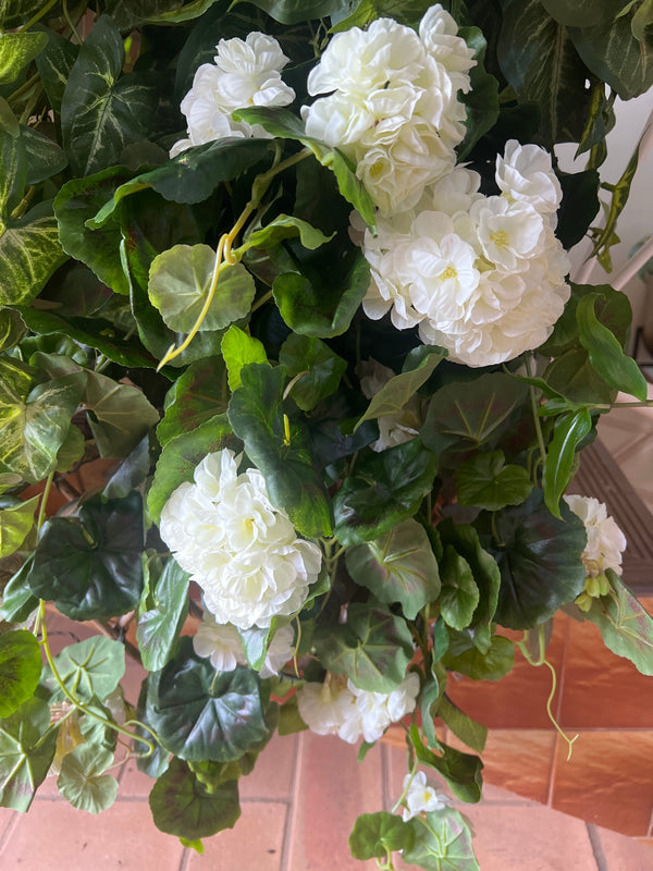 Geranium Bush Trail- Cream - Faeren Designs
